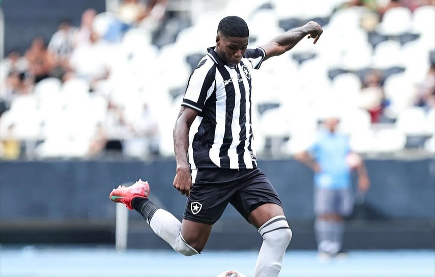 Kadir Barría debutó con Botafogo en la Copinha