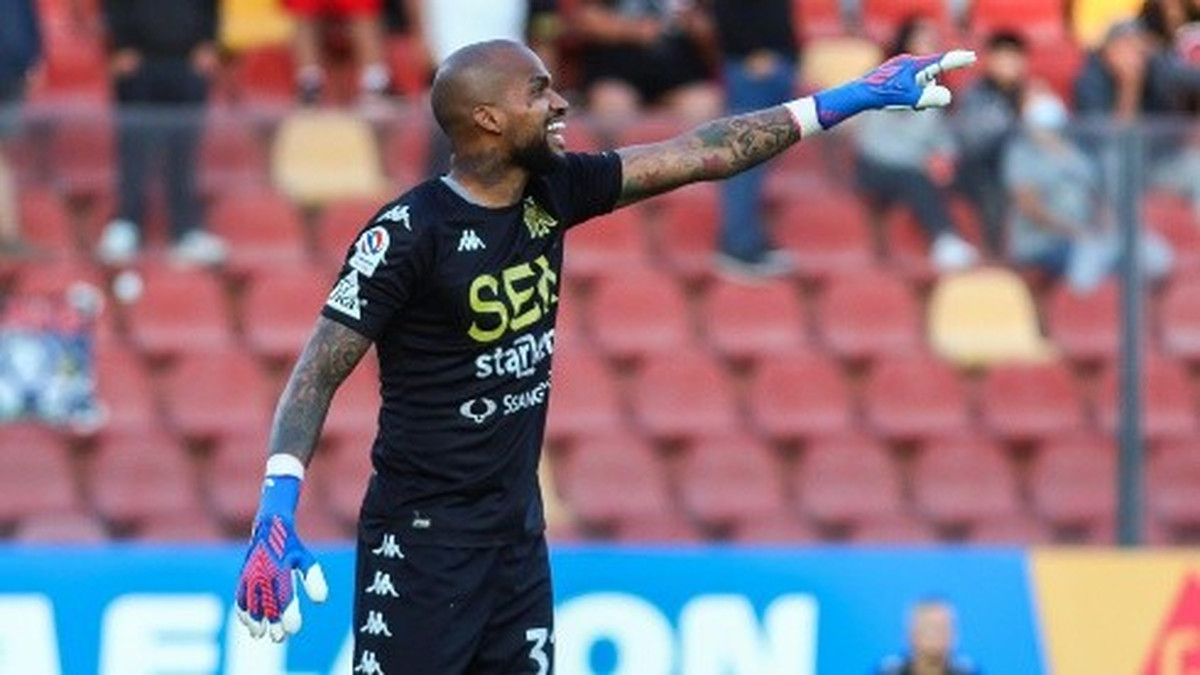 Luis Mejía regresó a la titularidad con Unión Española