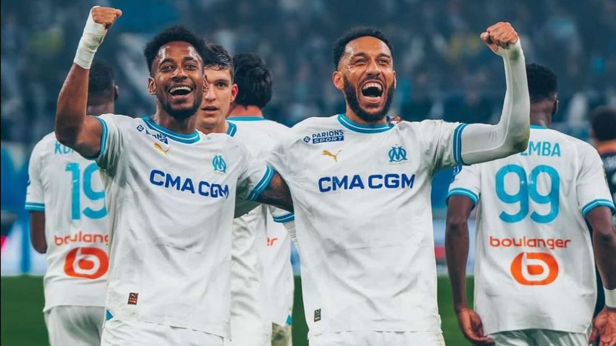 Michael Amir Murillo nominado a Mejor Jugador del Mes en el Marsella