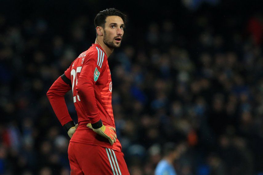 El portero del PSG Sergio Rico se somete a nuevas pruebas médicas
