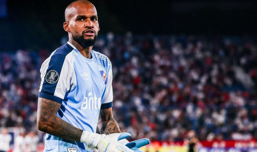 Luis Mejía y el Nacional igualaron con Peñarol en el Clásico de Uruguay