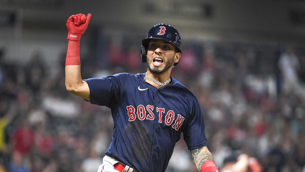 Jonathan Araúz volverá a la acción de la MLB con Boston